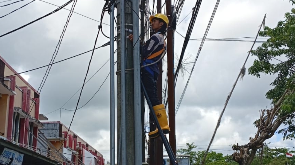 PLN Icon Plus Sumbagsel Tertibkan Kabel Optik di 5 Provinsi, Hadirkan Lingkungan yang Lebih Aman