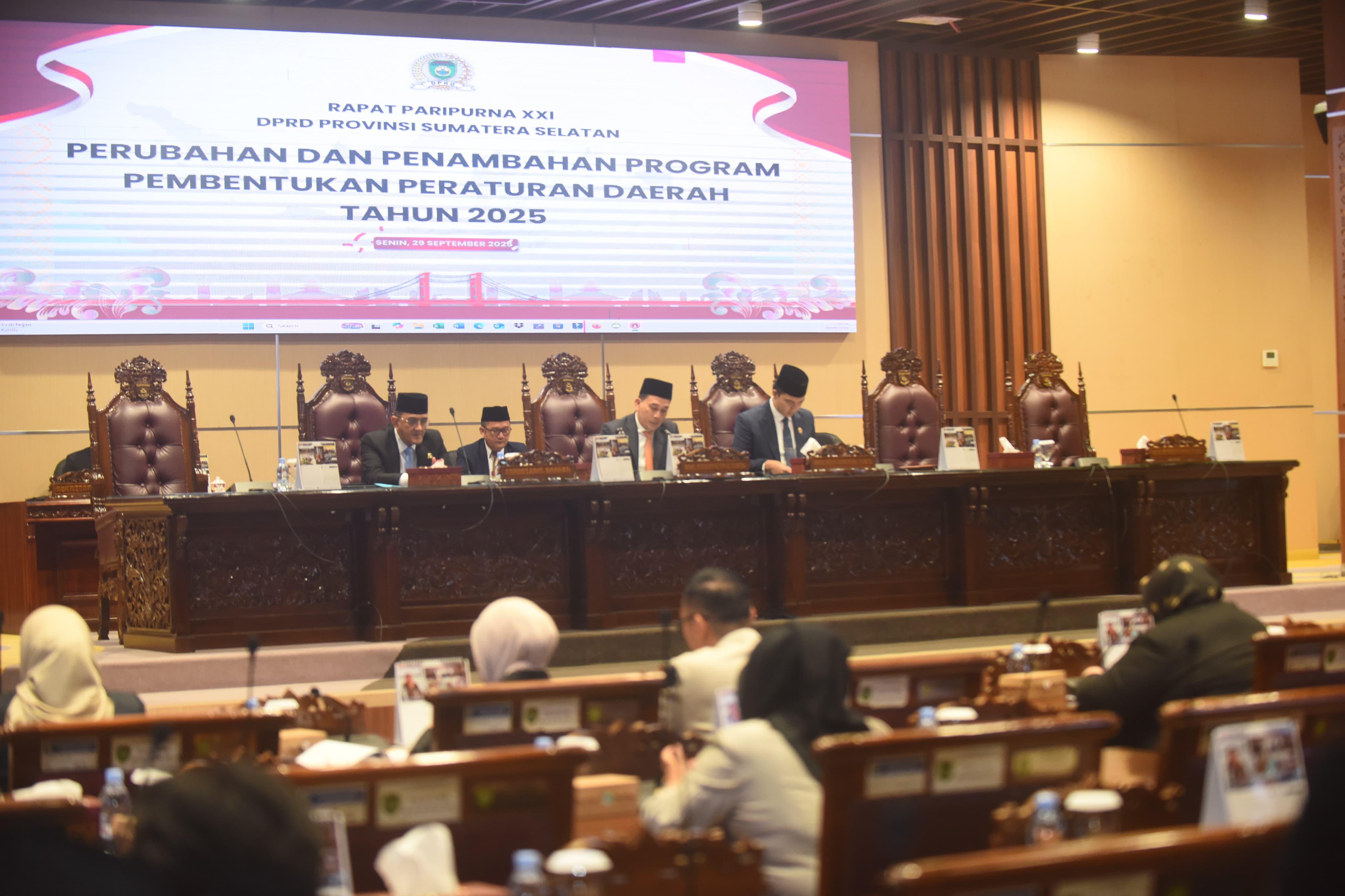 Rapat Paripurna XXI DPRD Sumsel Tetapkan 9 Raperda 2025 dan Renja 2026
