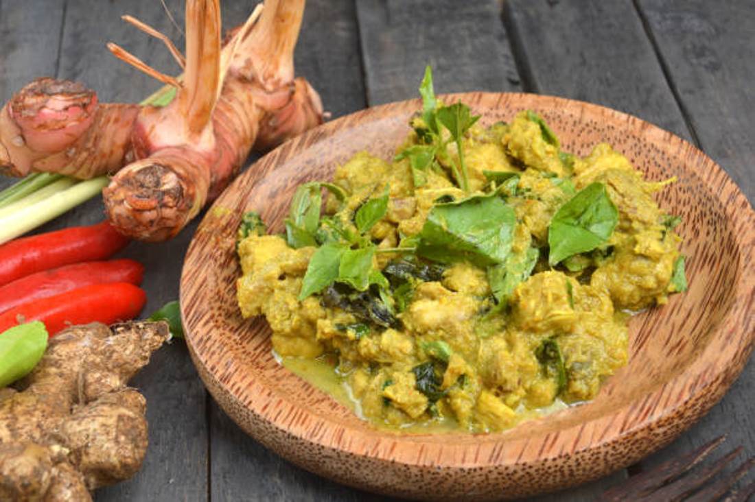 6 Kuliner Khas Manado yang Bikin Kamu Ketagihan